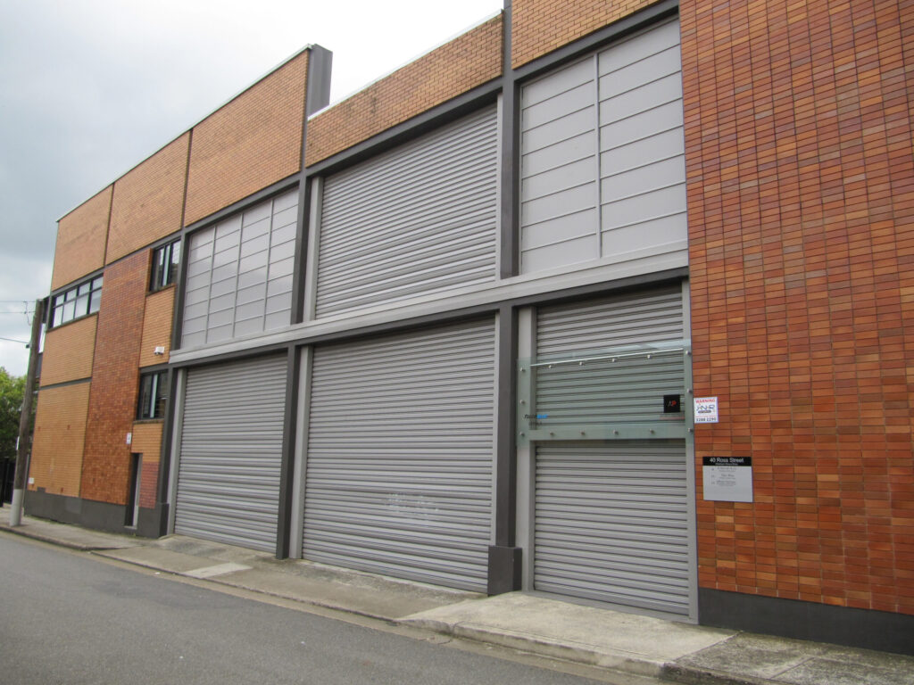 S100 Steel Roller Shutter incl. Solid Slats (1) - Mirage Doors